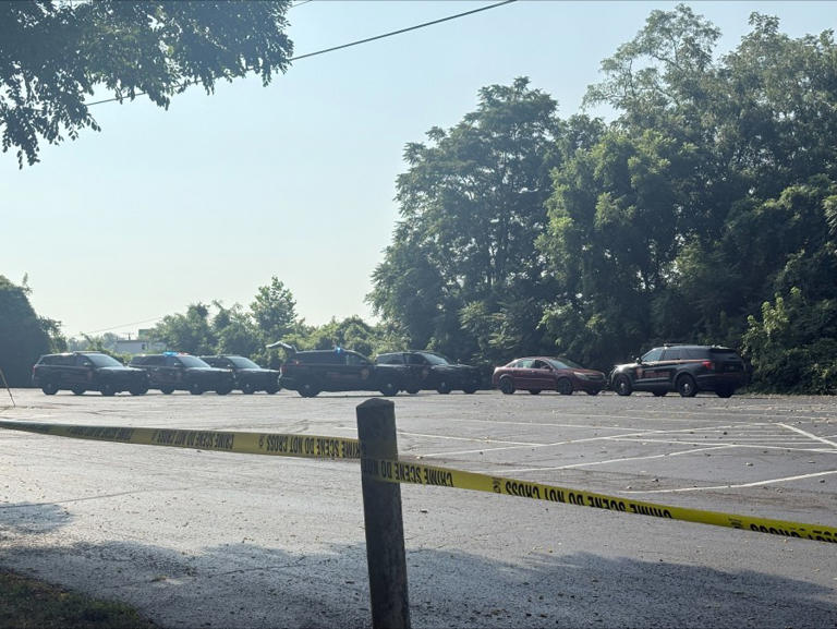 One injured in shooting with Newark police