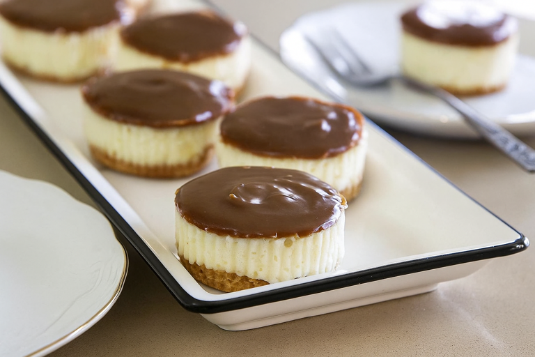 Quick Dulce de Leche Cheesecakes