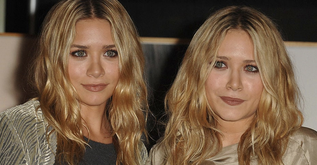 Inside The Secret Lives Of Mary-Kate And Ashley Olsen