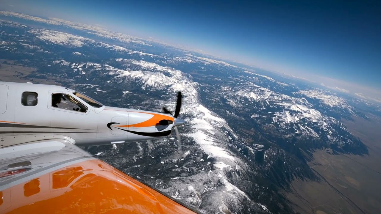 Flying the TBM 850 Through Dangerous Mountain Weather - Fighting the Storm
