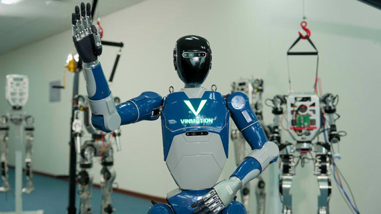 First Vietnam-made humanoid robots perform flawless dance moves in ...