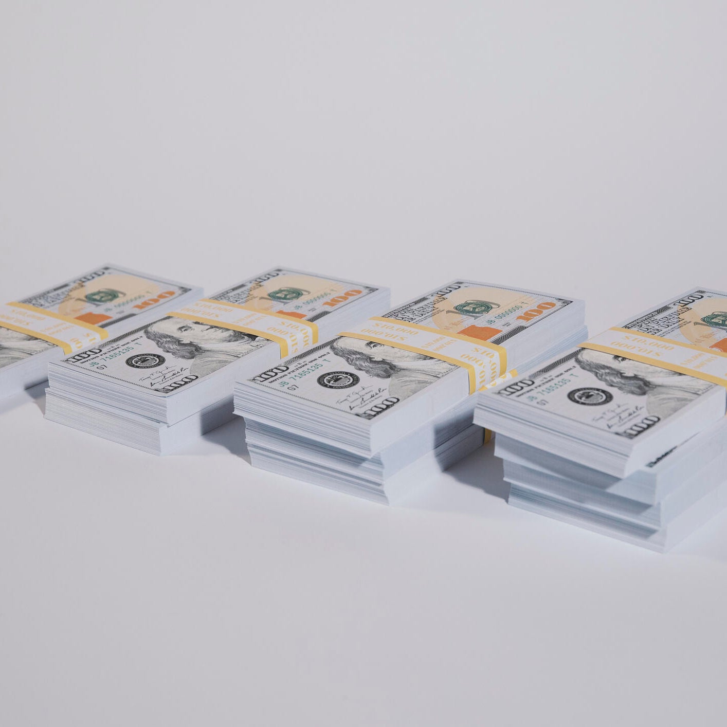 How much will a $100,000 high-yield savings account earn in 2025?