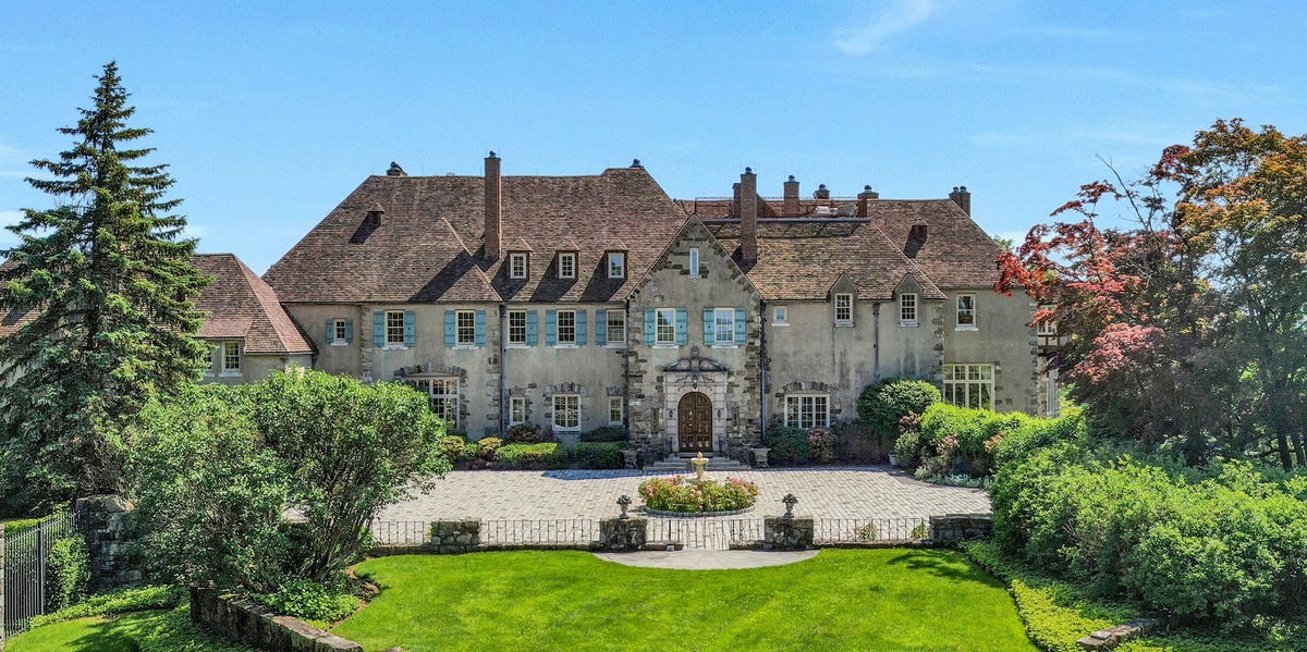A Sprawling Gilded Age Manor in the Hudson Valley Hits the Market for ...