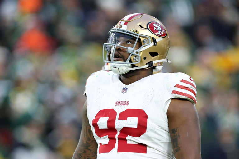 Veteran 49ers DL leaves game vs. Texans in second quarter with injury