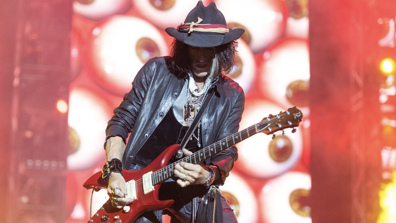 Watch Aerosmith's Joe Perry play Black Crowes and Stone Temple Pilots ...