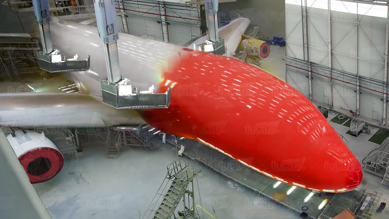 Repainting the world's largest airplanes: A hypnotic process