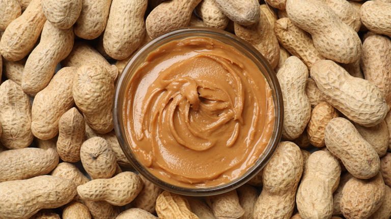 Don't Throw Away That Unsalted Peanut Butter - Put It In Your Bird Feeder