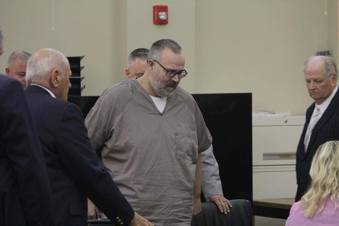 Court 'cannot fathom' keeping sheriff's murder case in Letcher County ...