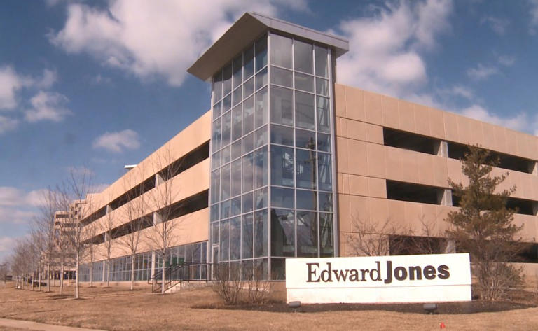 Edward Jones plans layoffs amid restructuring efforts