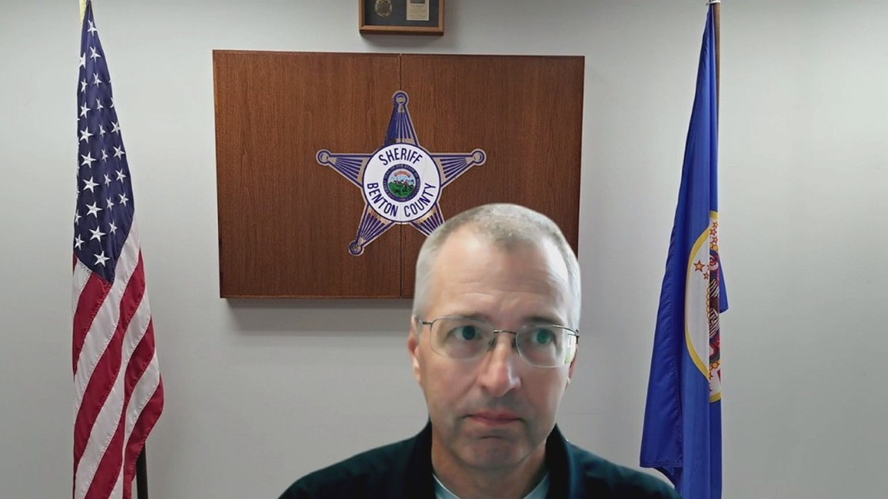 Benton Co. Sheriff discusses body inside car found in Mississippi River