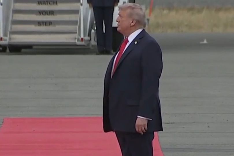 Donald Trump and Putin's crazy height difference exposed in meeting