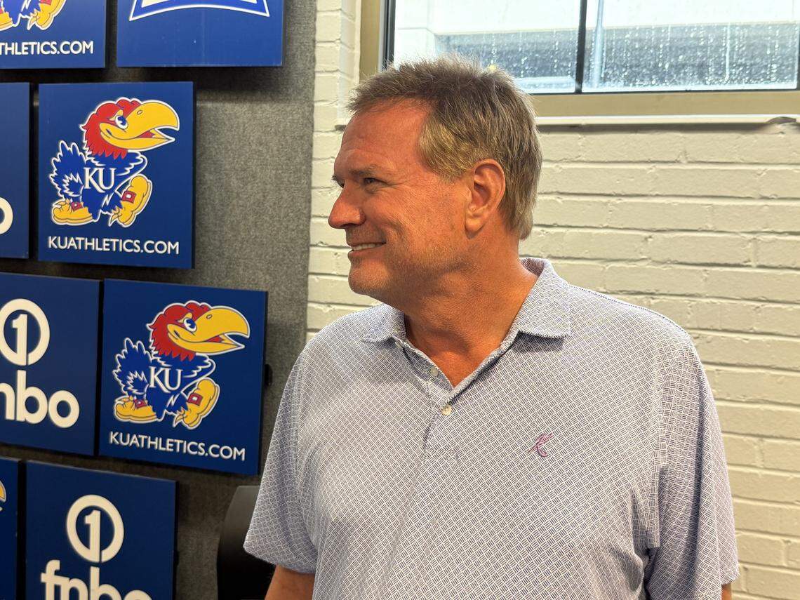 KU coaches offer opinions on providing player-availability reports before games