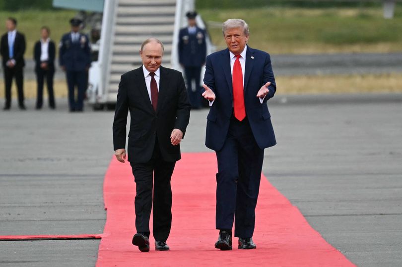 Donald Trump's chilling 3-word promise to Vladimir Putin is exposed by ...