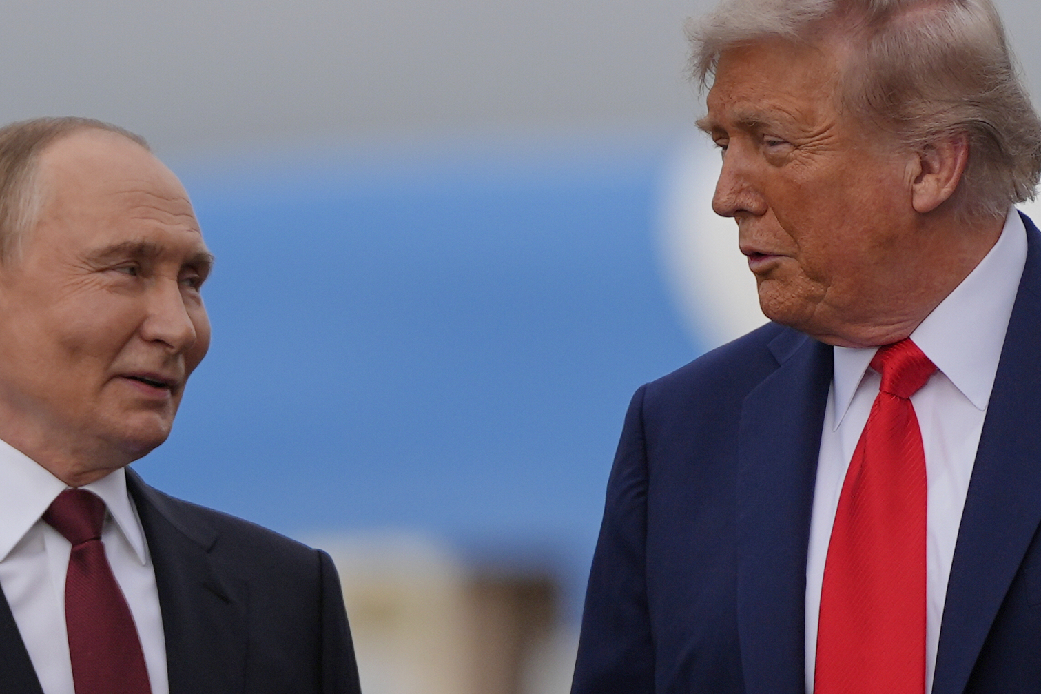 Live updates: Trump and Putin meet for Alaska summit over Russia ...