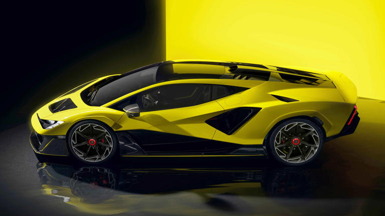 Fenomeno! Welcome to the most powerful, fastest Lamborghini ever