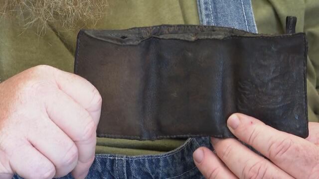 Mechanic Finds Wallet Inside Car, Returns It to Ford Worker Who Lost it ...