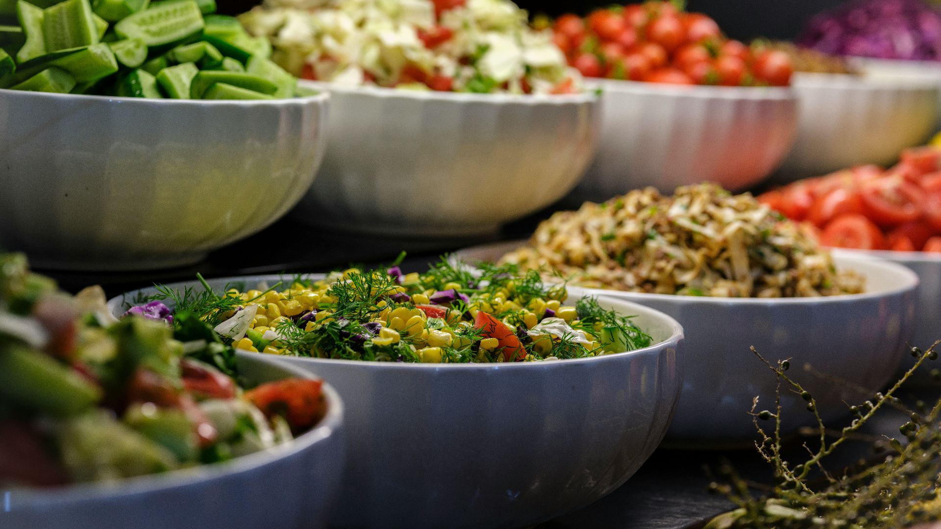 20 Disappointing Foods To Avoid At Any All-You-Can-Eat Buffet