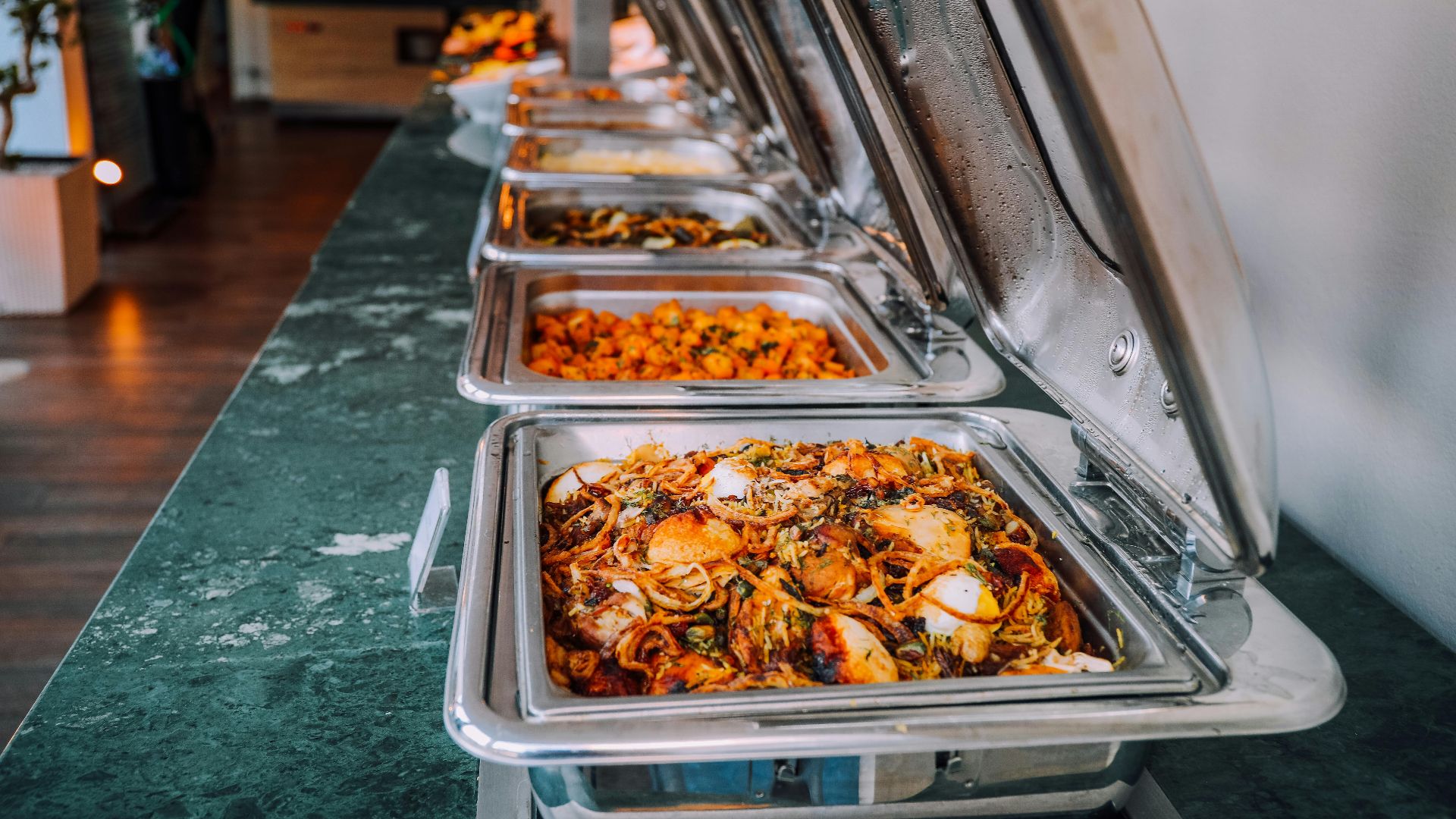 20 Disappointing Foods To Avoid At Any All-You-Can-Eat Buffet