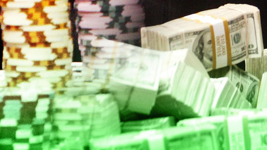 Alleged bank robbers head to casino with money from heist