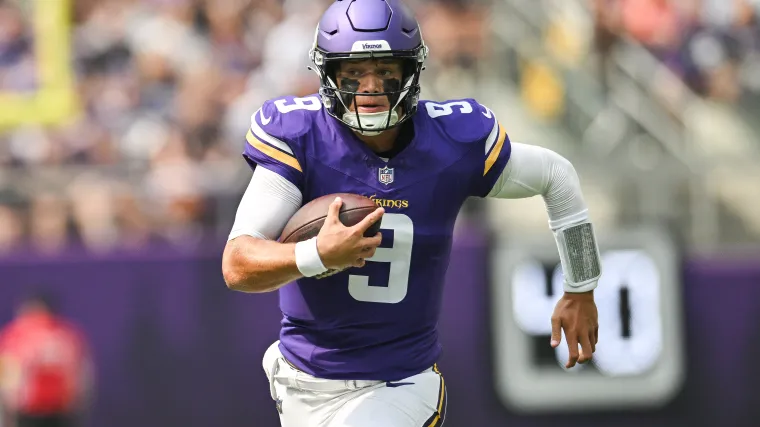 Vikings' T.J. Hockenson compares J.J. McCarthy to Matthew Stafford, Kirk Cousins
