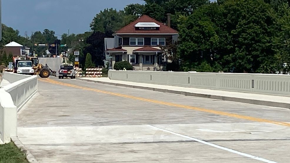 Cedar Street Bridge in Mishawaka reopens