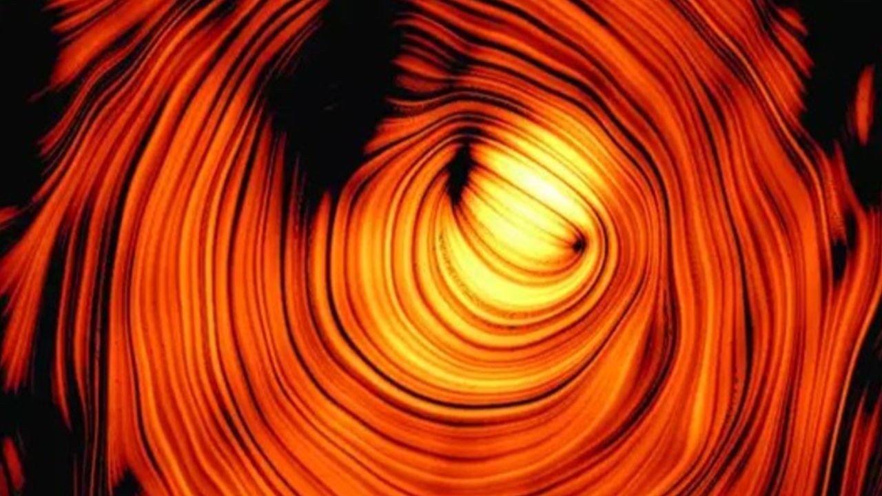 Giant, cosmic 'Eye of Sauron' snapped staring directly at us in ...