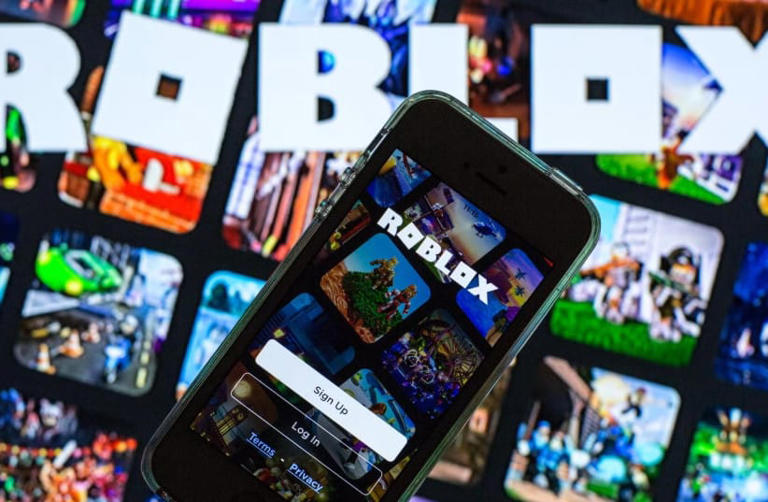 Roblox’s ban of a user named ‘Schlep’ has ignited a crisis for the mega ...