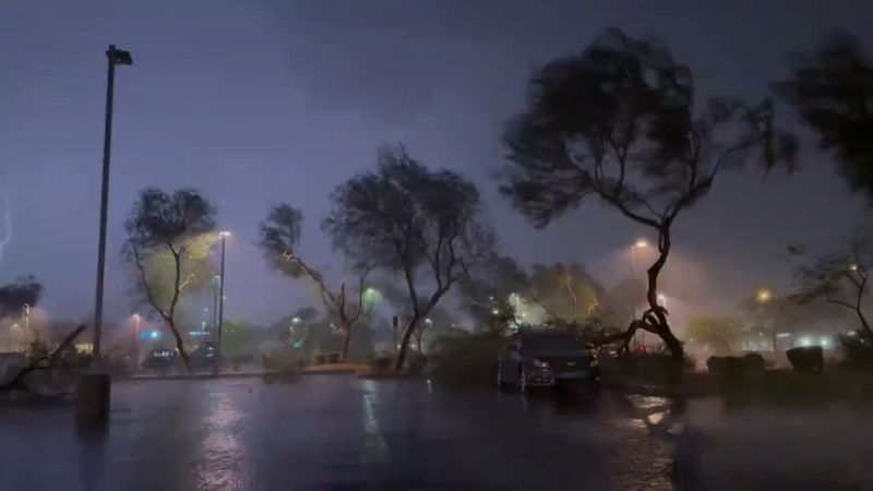 Severe storms slam Arizona