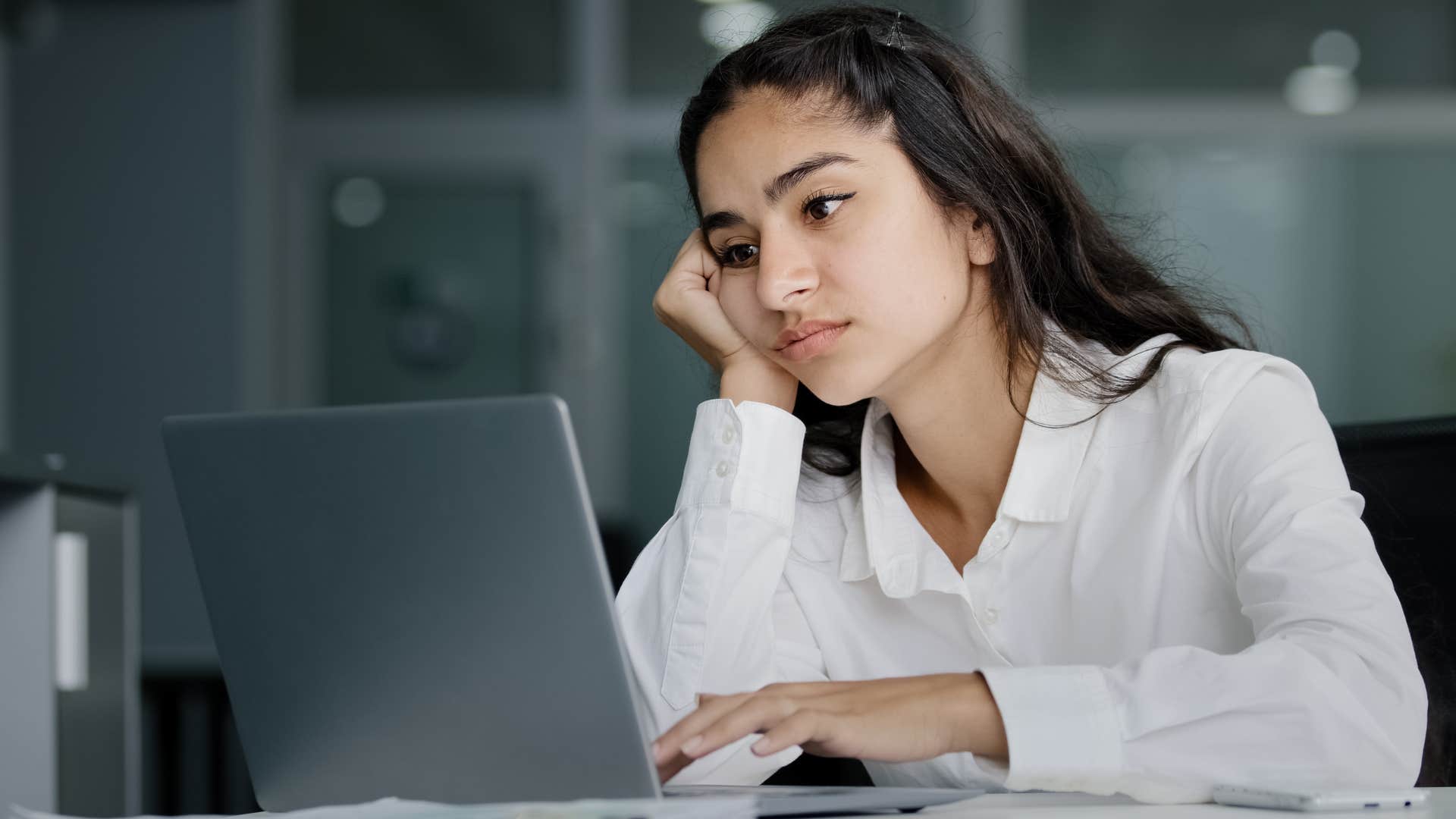 If You’re Secretly Miserable At Work, These 11 Behaviors Will Give You Away