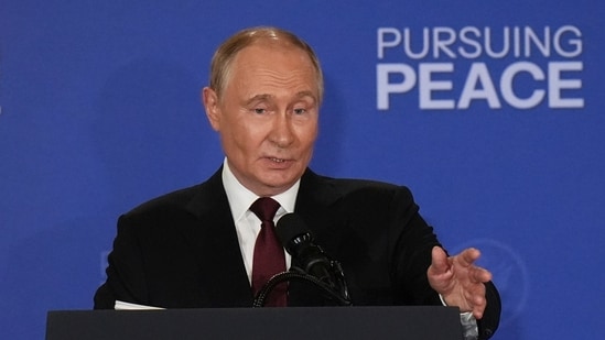 Did Putin send a body double to meet Trump? Internet is convinced ...