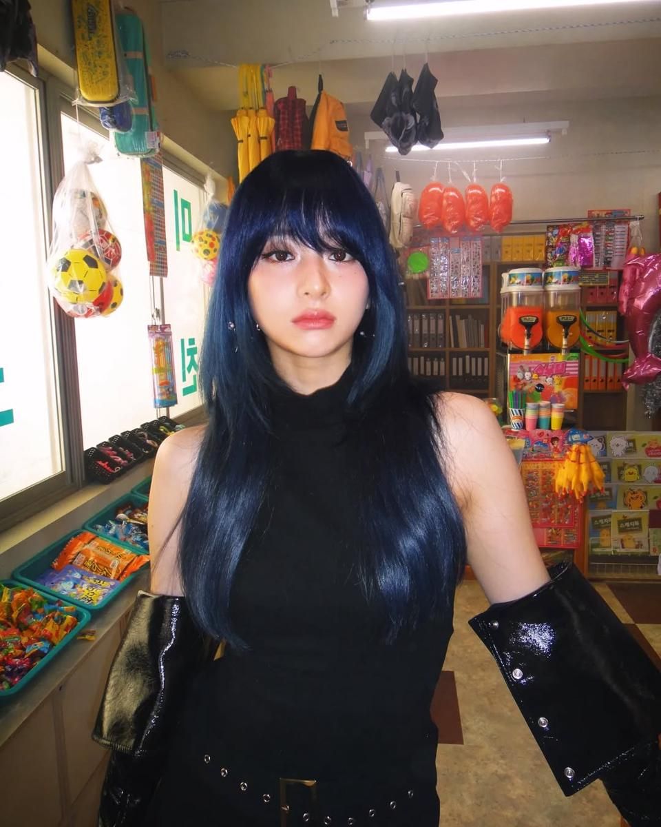 5 Gaya Warna Rambut Huh Yunjin 'LE SSERAFIM' yang Menakjubkan ...