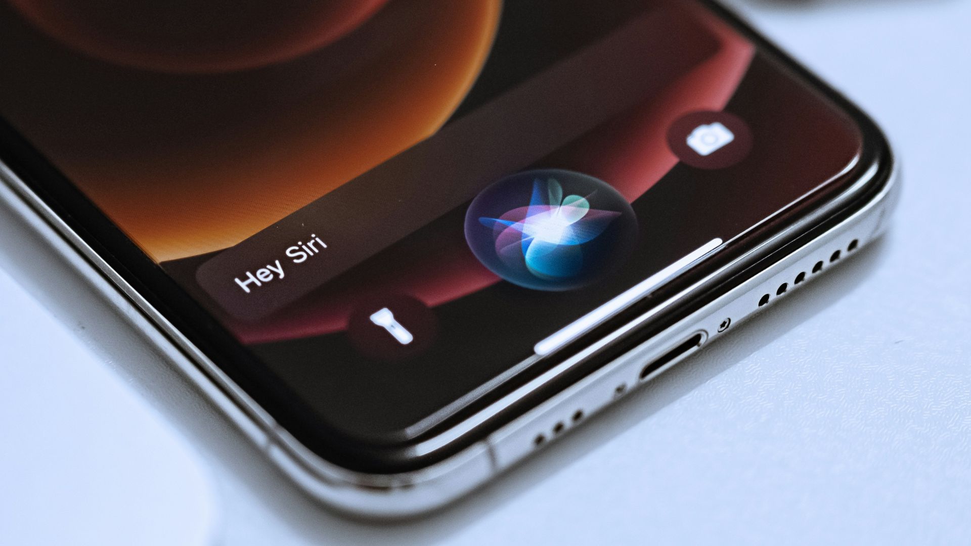 10 Surprising Things Siri Can Actually Do & 10 It's Horrible At