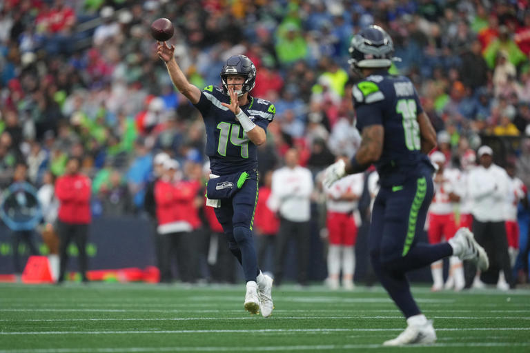 Seahawks claim first preseason victory of 2025 with dominant 33-16 win ...