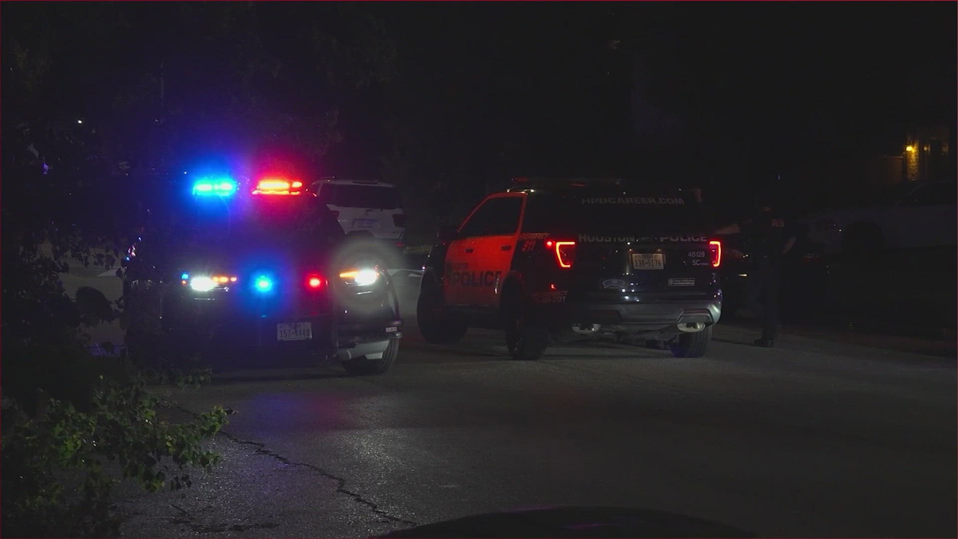 Man shot in leg after fight breaks out at frat party, Houston police say