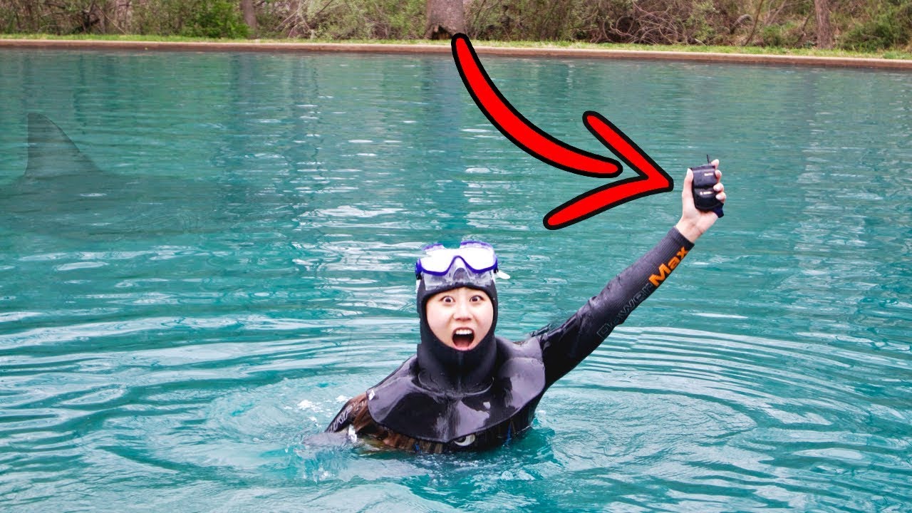 FOUND LOST PHONE SCUBA DIVING IN POND!! (MONSTER WARNING)