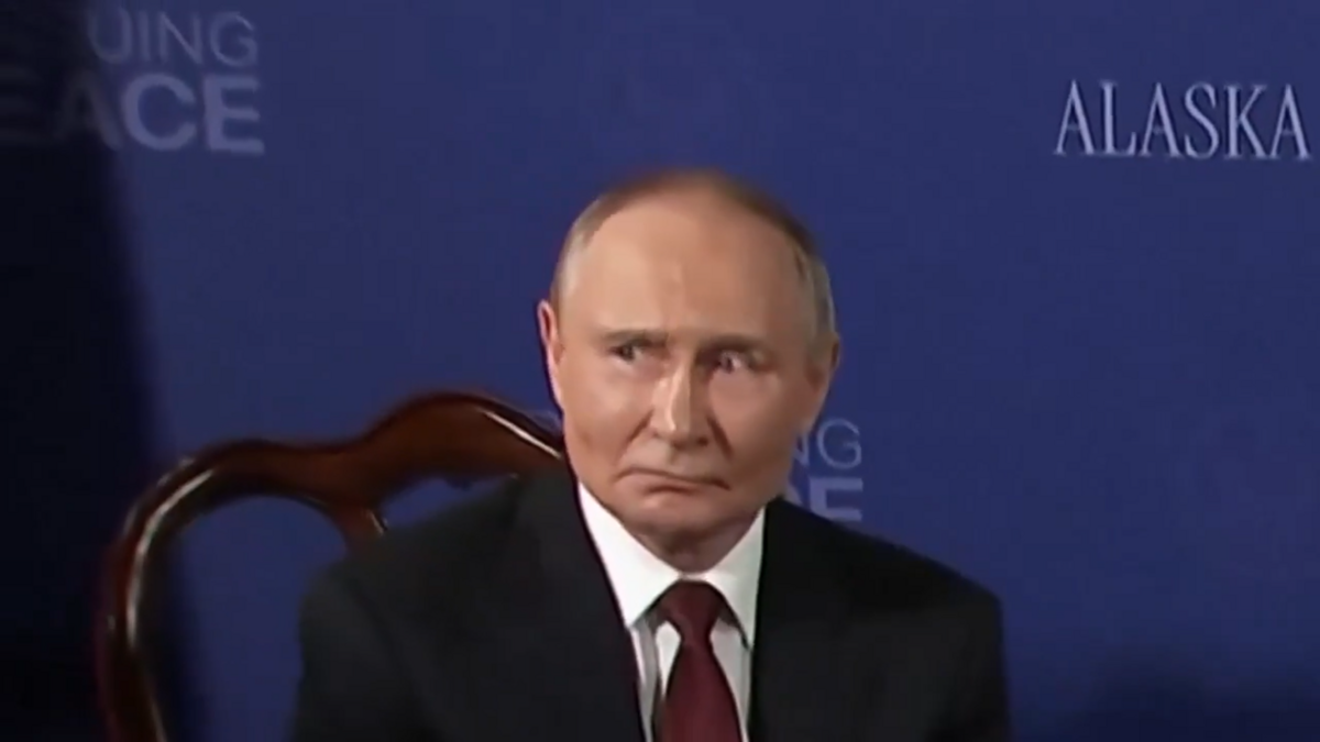 « Thank you press » : submergé de questions pendant son sommet avec Trump, Poutine enchaîne de ...