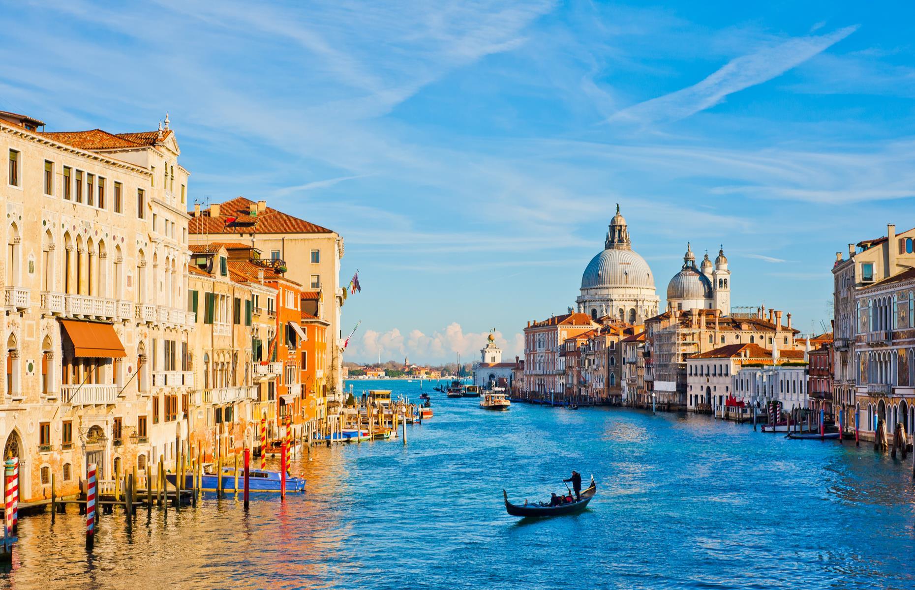 How to see the world’s best-known attractions on a budget