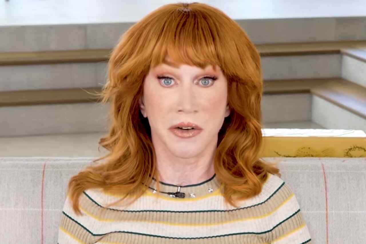 Kathy Griffin geeft toe dat ze erg “verwaand” is na haar derde facelift ...