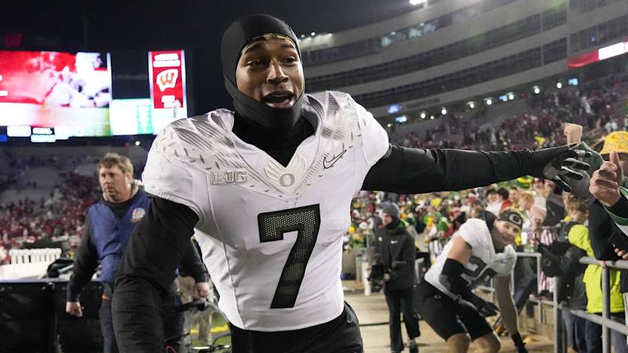 Oregon Ducks' Ross Douglas Addresses Evan Stewart Injury