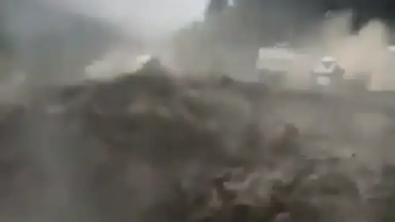 Dramatic video of Kishtwar flash floods triggered by cloudburst emerges - WATCH