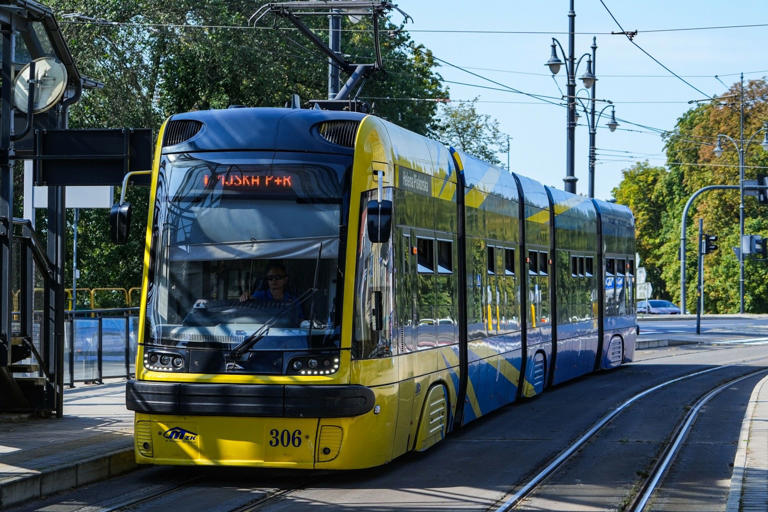 Zderzenie tramwajów w centrum Torunia. Wielu rannych, wśród nich dzieci