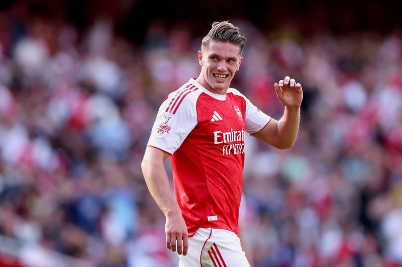 Peter Crouch and Joe Cole disagree on huge £137.4m Arsenal transfer call