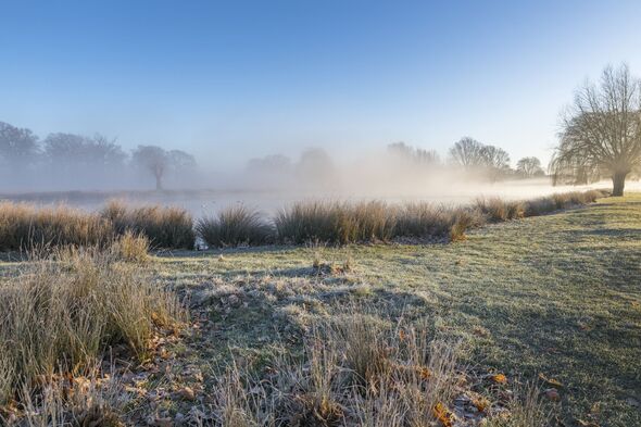 UK weather maps show exact date temperatures tumble to 3C as summer ...
