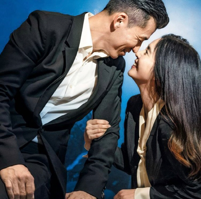 Sean, ♥ I love you every day who takes care of me for 9,000 days since I met Jung Hye-young