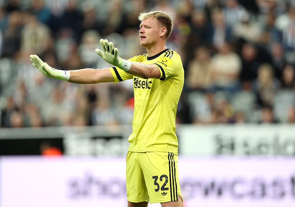 Newcastle United sign striker as Alexander Isak dropped - new-look ...