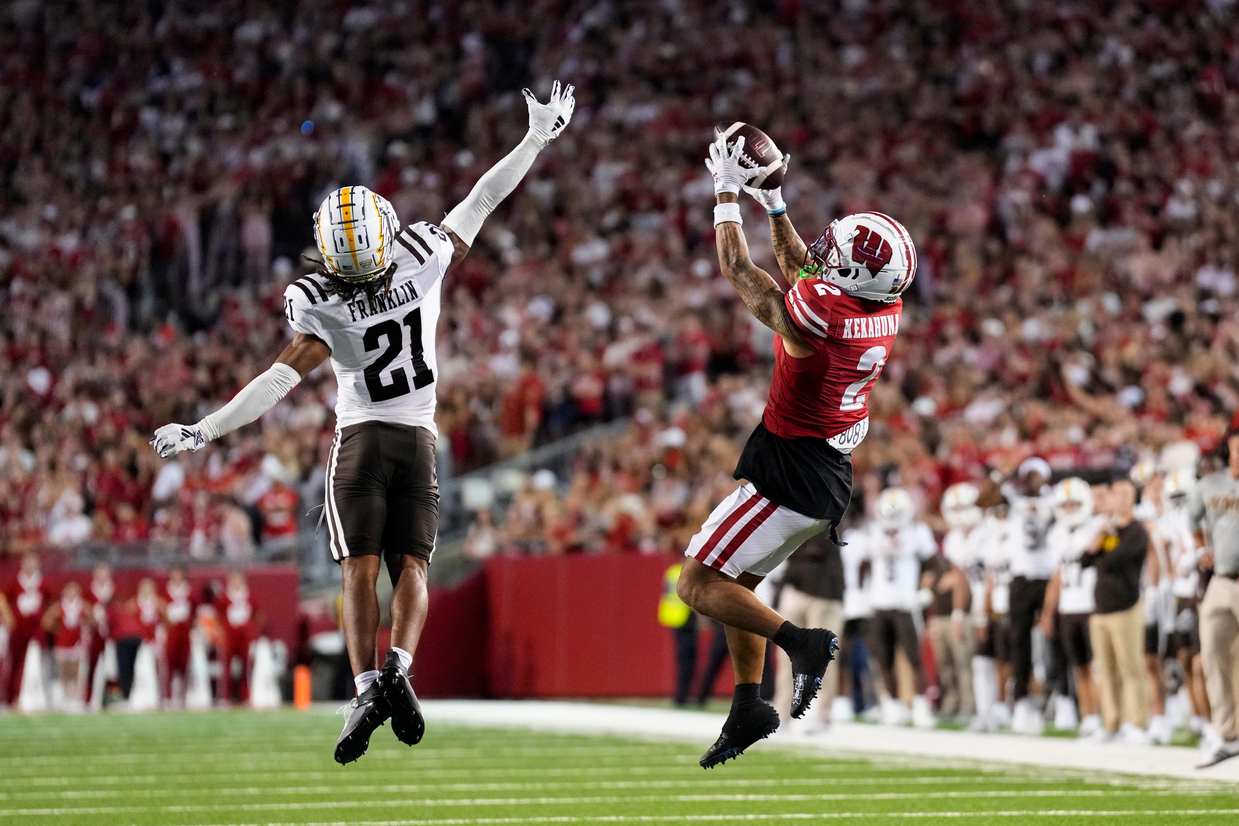Wisconsin football wide receiver included on notable watch list