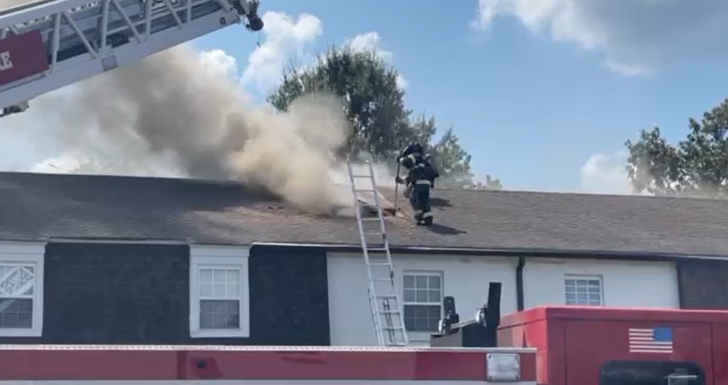Multiple displaced after fire at apartment complex in Bellevue