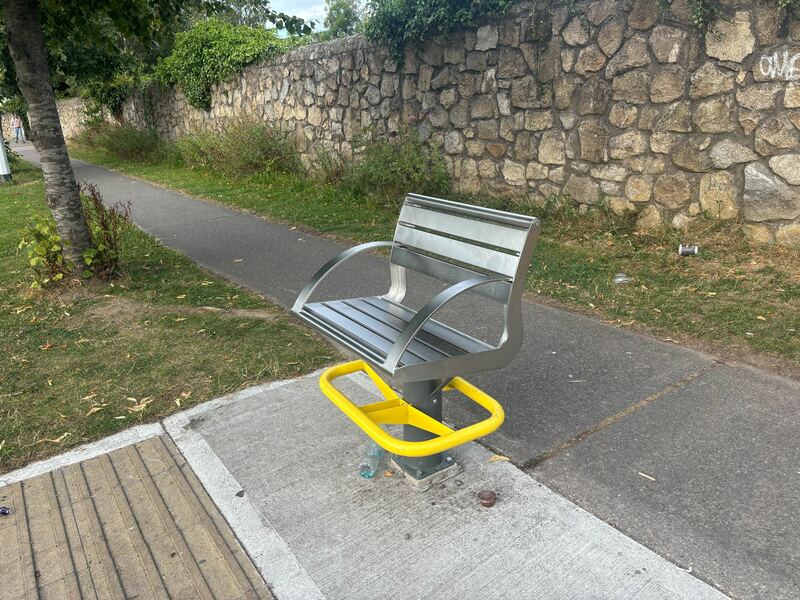 Questions over 'bizarre' new seat (singular) at Dublin bus stops