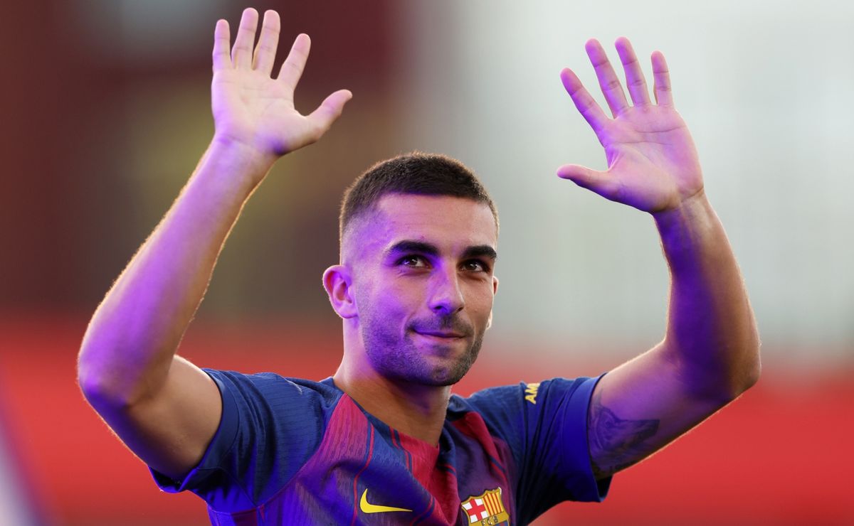 Video: Ferran Torres nets controversial goal for Barcelona vs. Mallorca ...