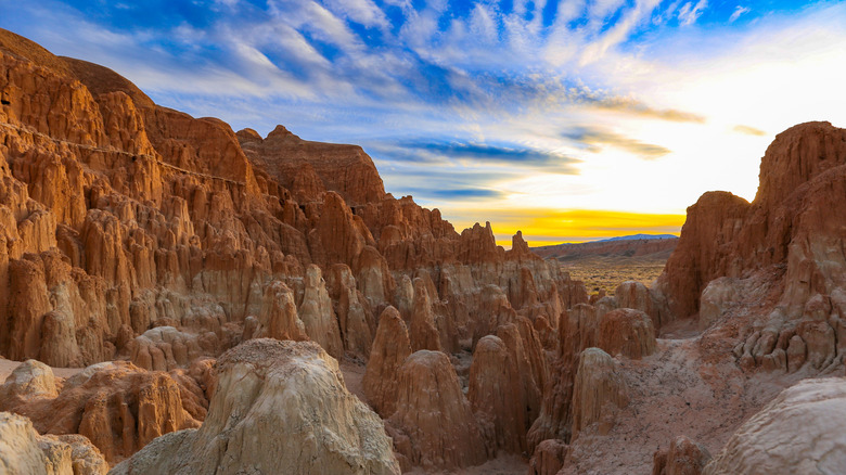 Nevada's State Park Hidden Near Utah's Border Has Picture-Perfect ...